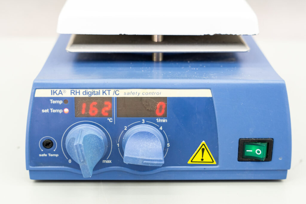 IKA RH Digital KT/C Magnetic Stirrer and heating plate - Gemini BV