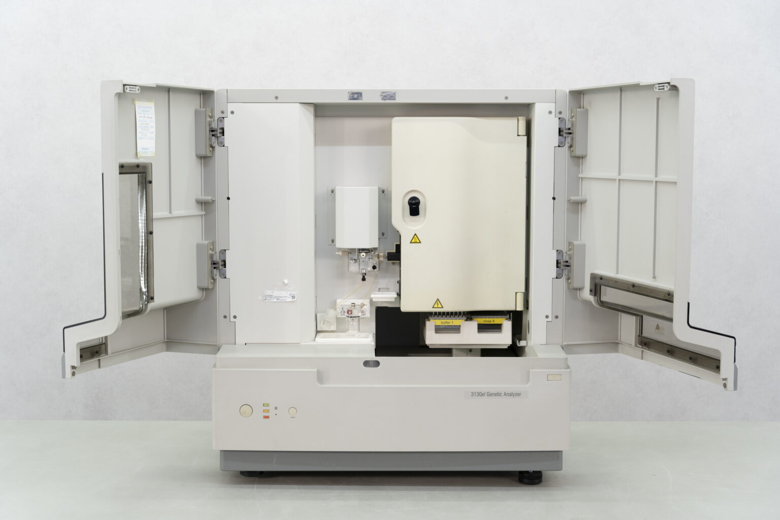 Applied Biosystems Hitachi 3130XL Genetic Analyzer - Gemini BV