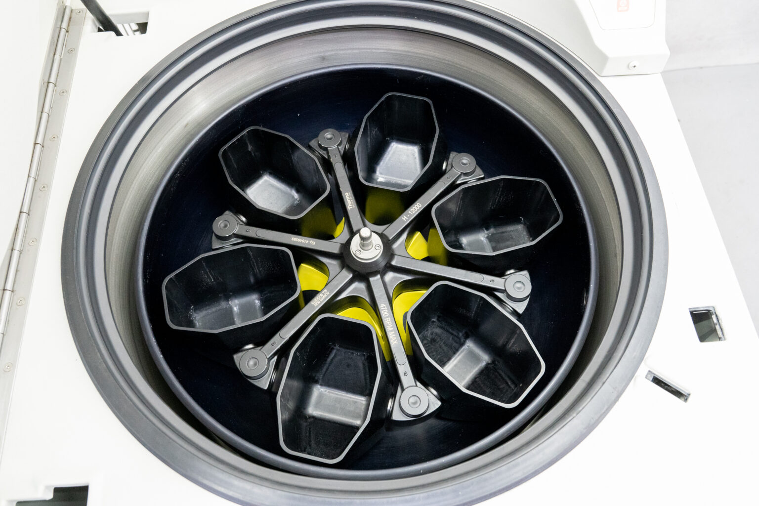 Thermo Scientific Sorvall RC12BP Plus Centrifuge - Gemini BV