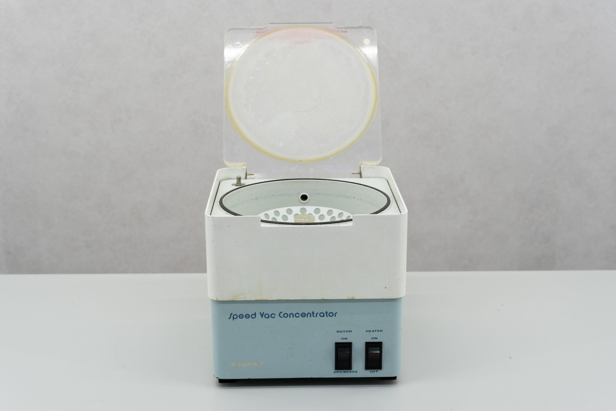 Savant Speedvac Concentrator SVC-100H Vacuum Centrifuge - Gemini BV