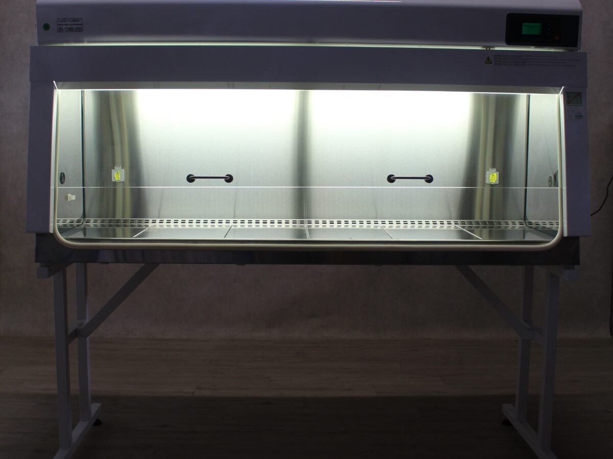 CleanAir EF-S4 Microbiological Safety Cabinet - Gemini BV