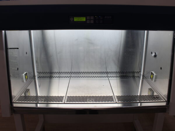 Flow cabinets, Fume hoods and Safety cabinets Archieven - Gemini BV