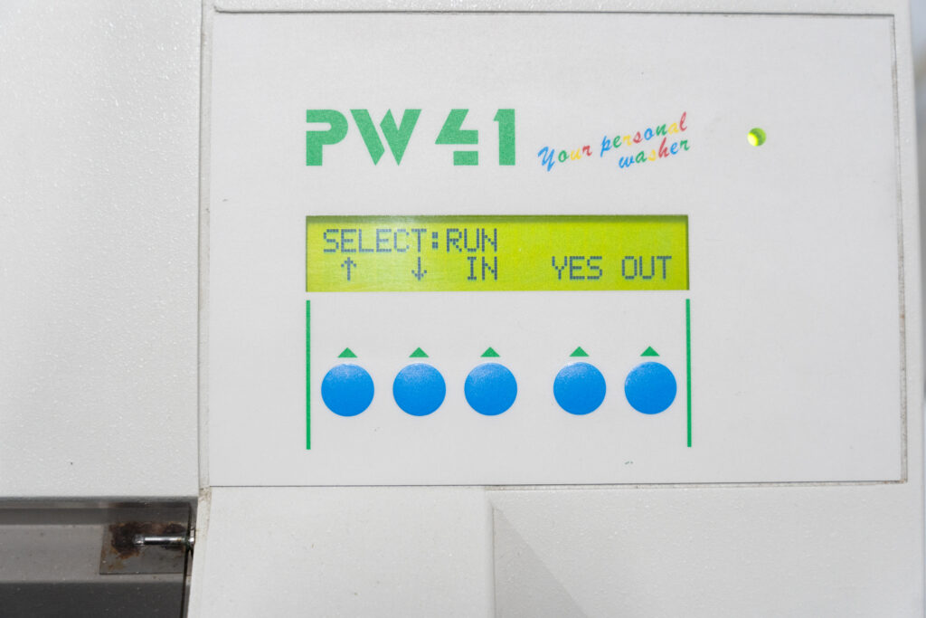 Bio-rad PW41 96 well plate washer - Gemini BV