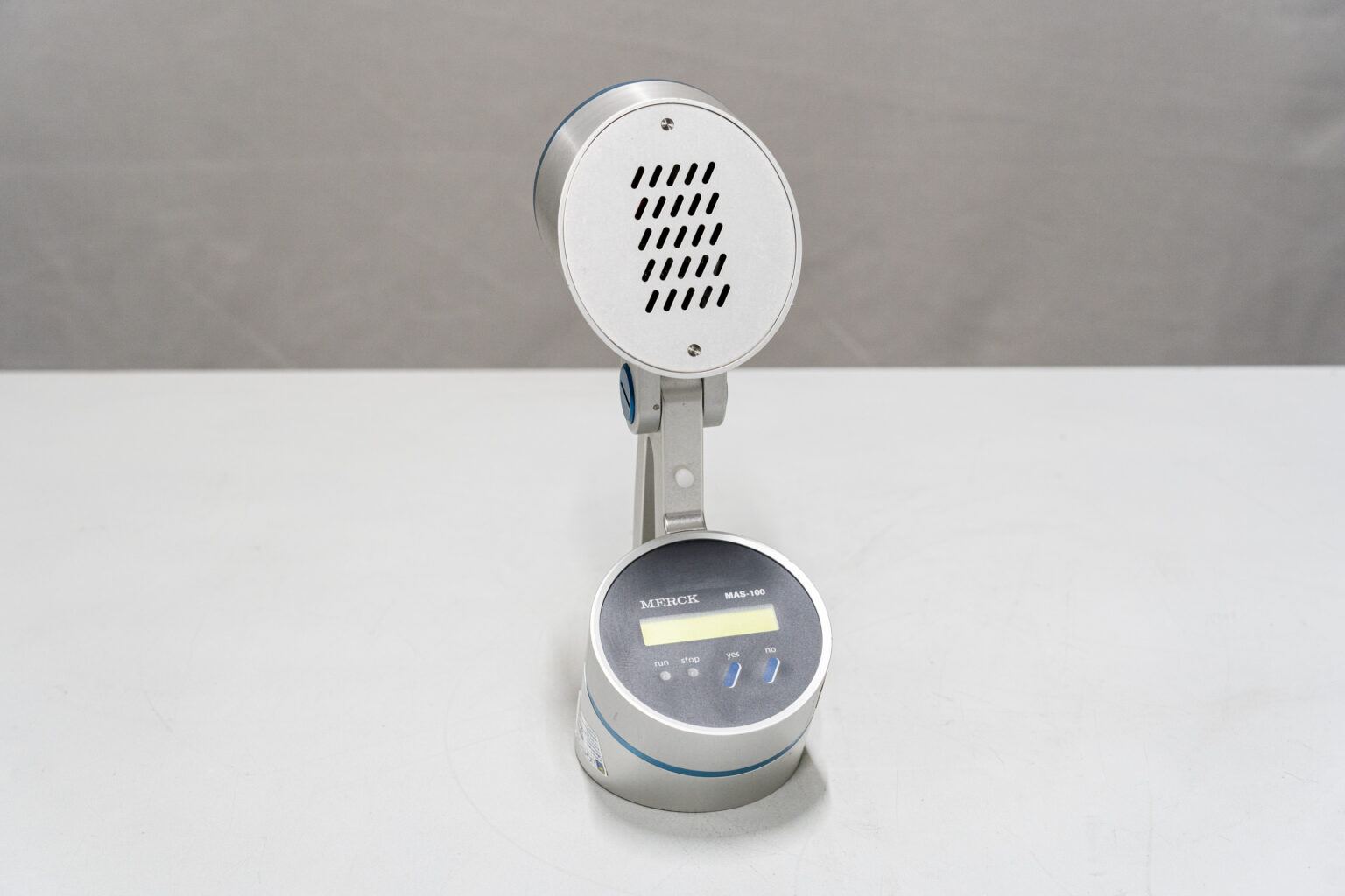 Microbiological air sampler Merck Mas-100 - Gemini BV