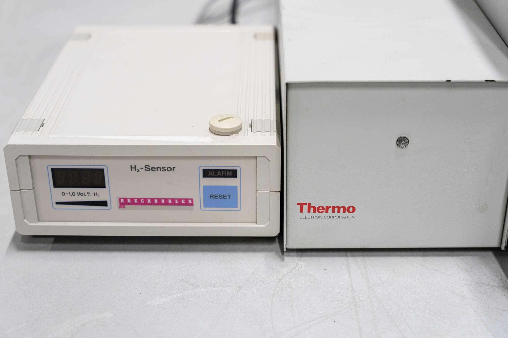 Thermo Trace GC Ultra + Triplus GC + autosampler + H₂ sensor - Gemini BV